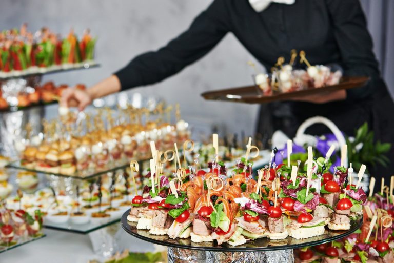 10 Healthy Corporate Lunch Catering Ideas for Your Office